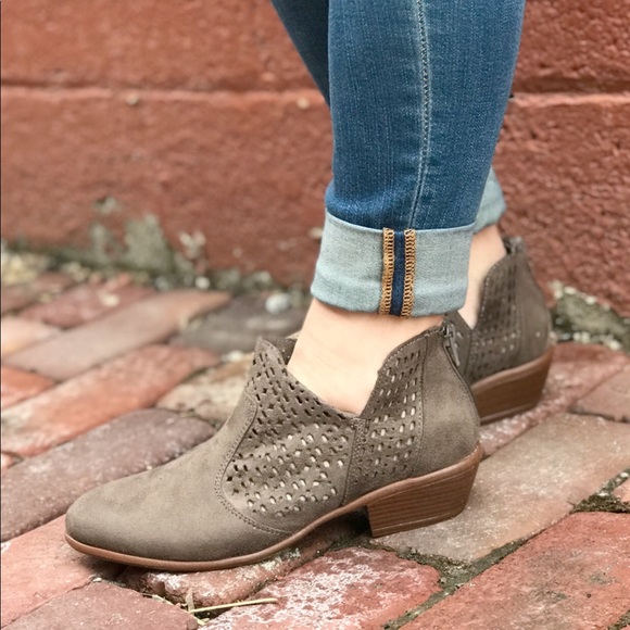 The NEW Boutique | Shoes | Dark Gray Ankle Booties | Poshmark